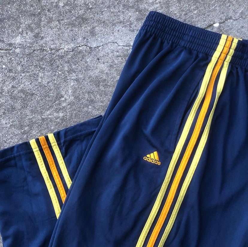 Adidas – RetroStar Vintage Clothing