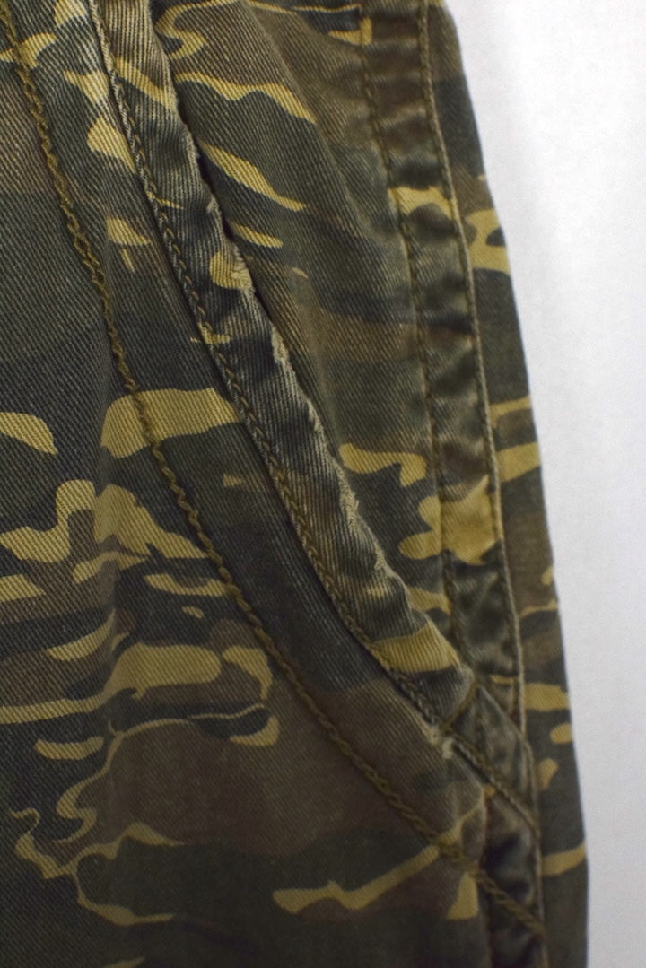 Quicksilver Brand Camouflage Denim Shorts – RetroStar Vintage Clothing